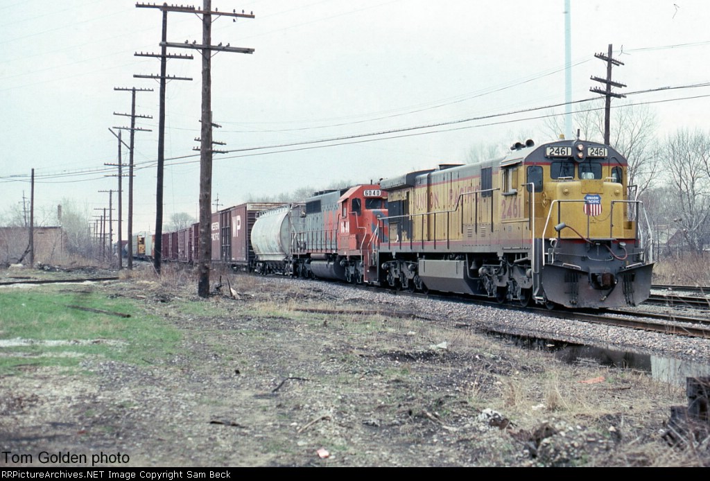 UP 2461 and ICG 6040